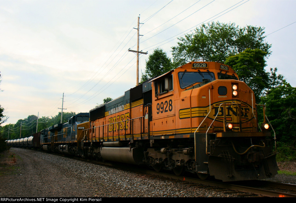 BNSF 9928 CSX Train K142 Crude Oil Loads